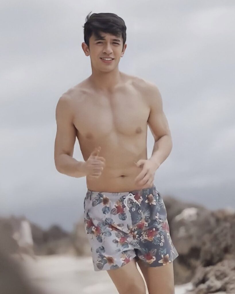 David Still With Bench – RDDANTES